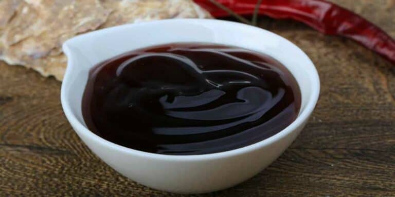 10 Tasty Vegan Fish Sauce Substitutes and Alternatives