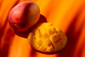 13 Fruits That Start With V (List with Photos and Benefits)