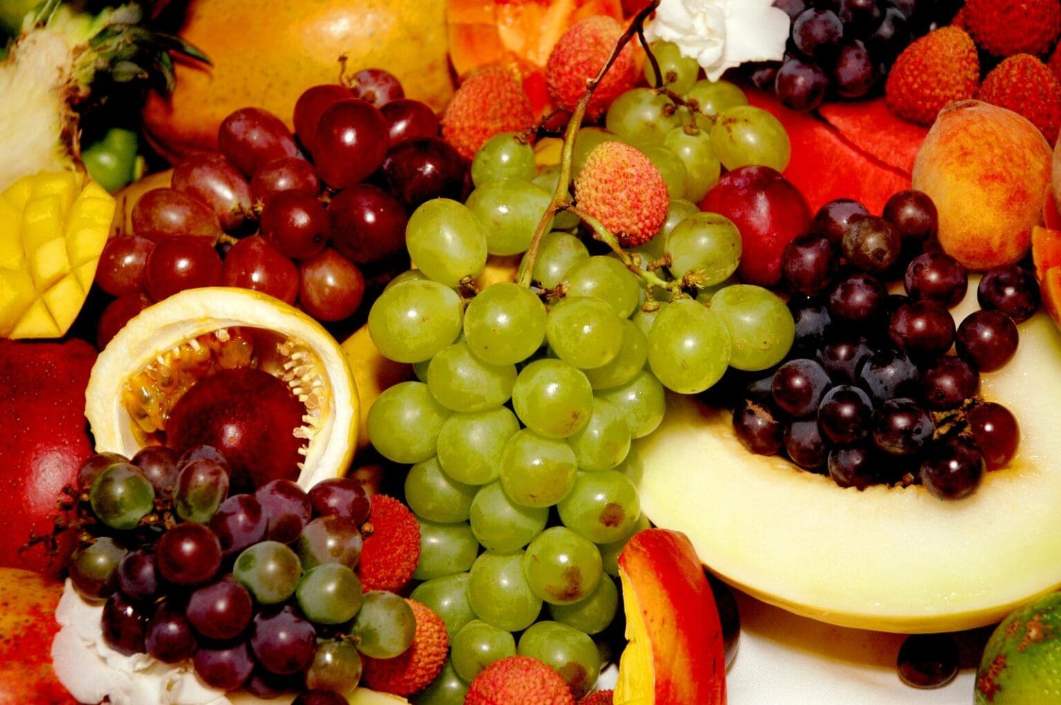 15 Fruits That Start with F (with Pics)